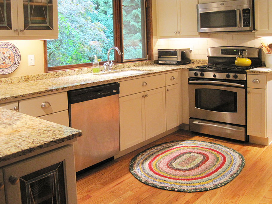 Reminiscing About Rag Rugs – Q is For Quilter